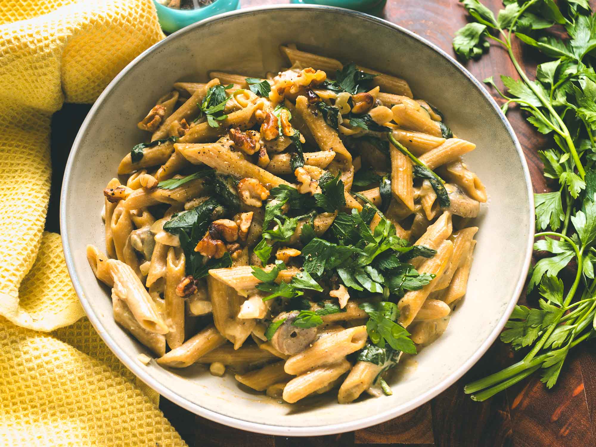 ONE-POT MUSHROOM & SPINACH PASTA WITH WALNUTS (PLANT-BASED) - Simple ...